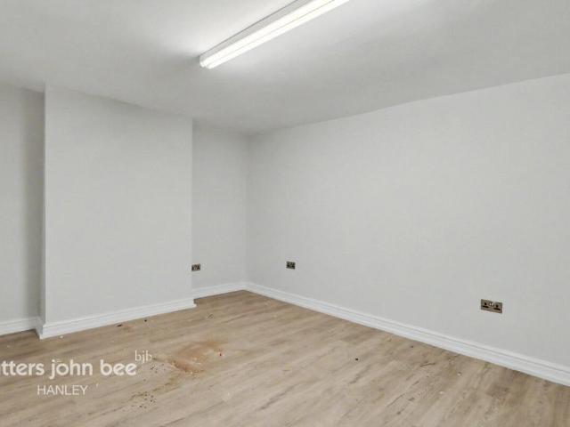 1 bedroom house share to rent