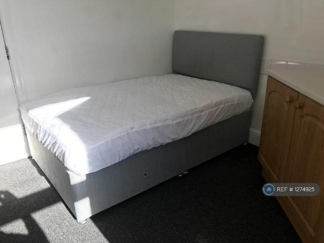 1 bedroom house share to rent