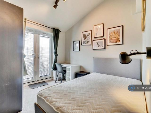 1 bedroom house share to rent