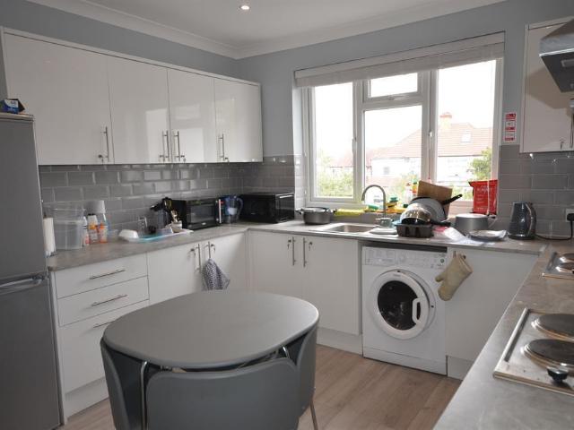 1 bedroom house share to rent