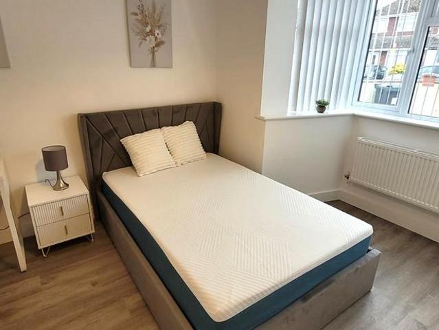 1 bedroom house share to rent