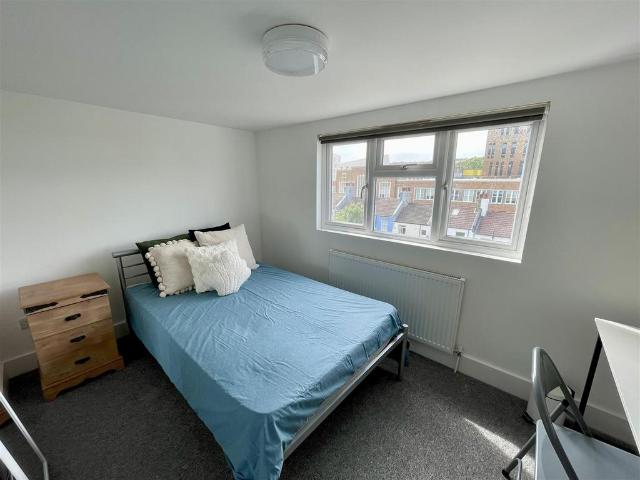 1 bedroom house share to rent