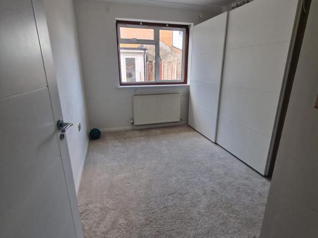 1 bedroom house share to rent