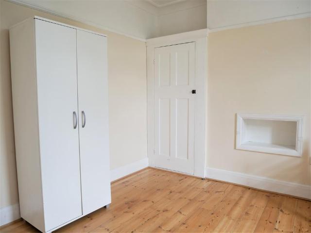 1 bedroom house share to rent