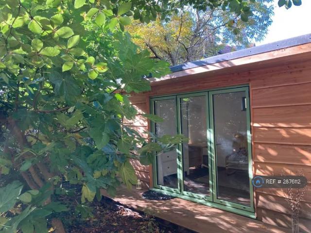 1 bedroom house share to rent