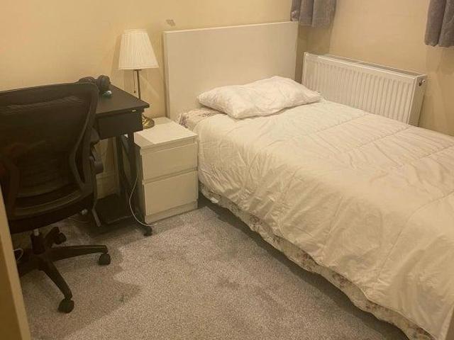 1 bedroom house share to rent