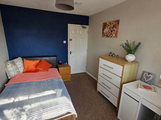 1 bedroom house share to rent