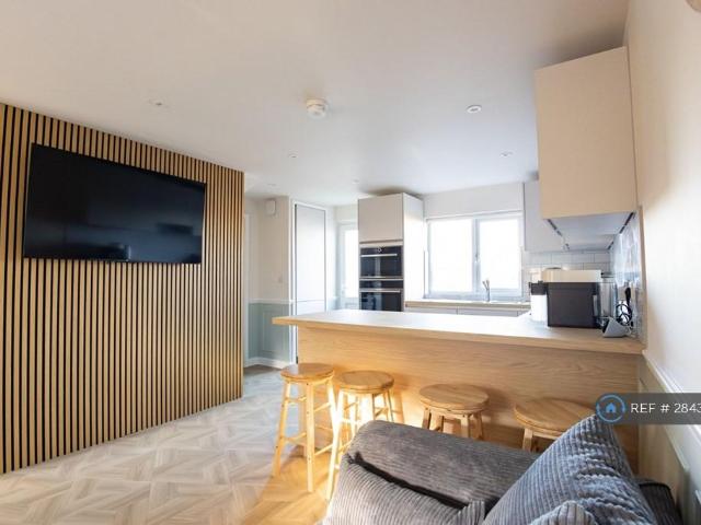 1 bedroom house share to rent
