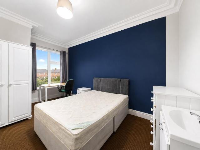 1 bedroom house share to rent