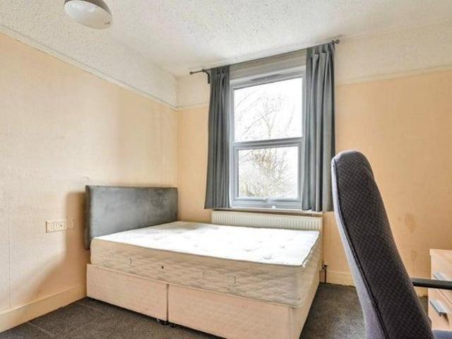 1 bedroom house share to rent