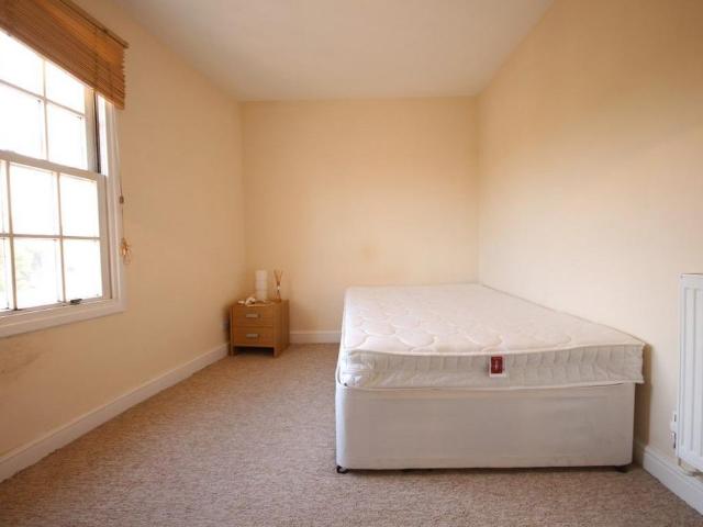 1 bedroom house share to rent
