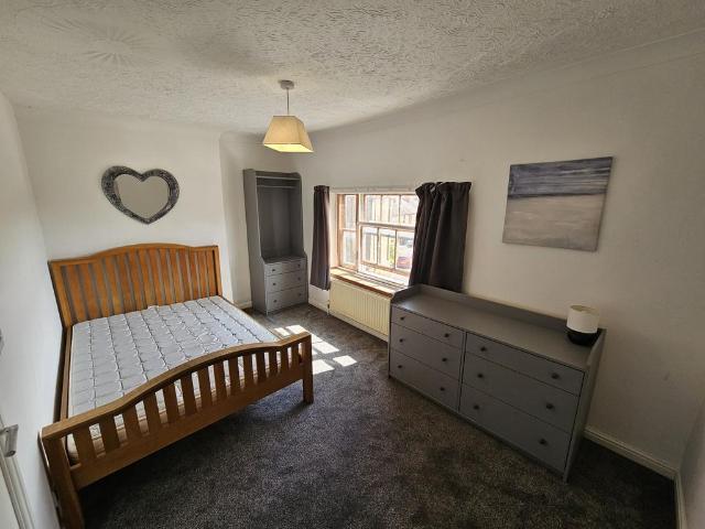 1 bedroom house share to rent