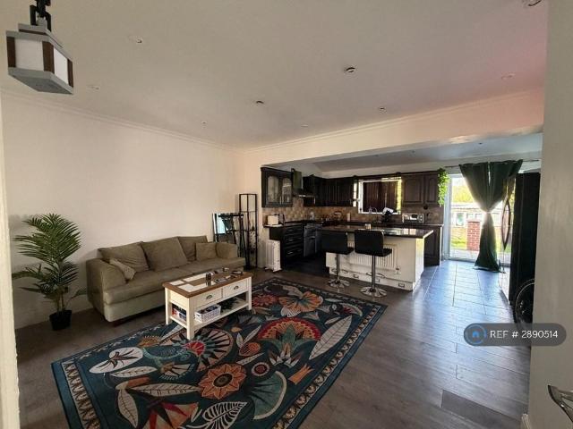 1 bedroom house share to rent