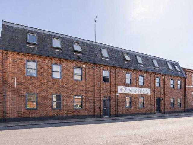 1 bedroom house share to rent
