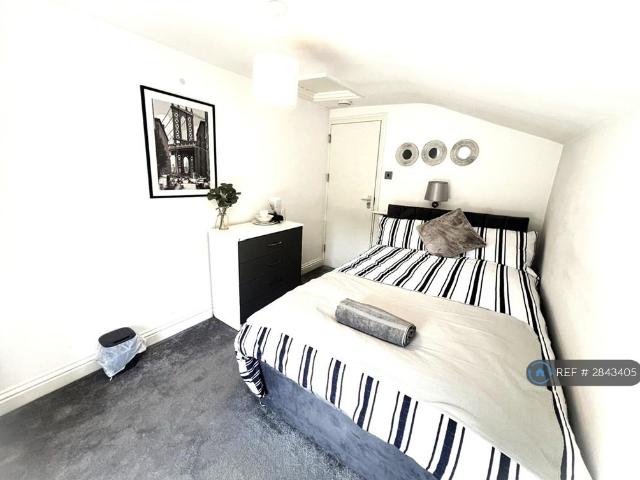 1 bedroom house share to rent
