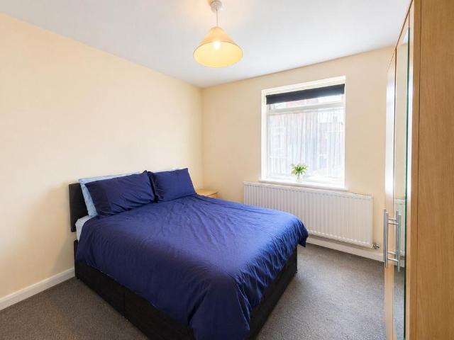 1 bedroom house share to rent