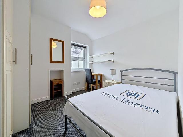 1 bedroom house share to rent
