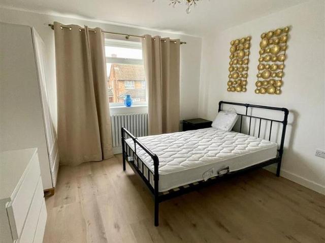 1 bedroom house share to rent