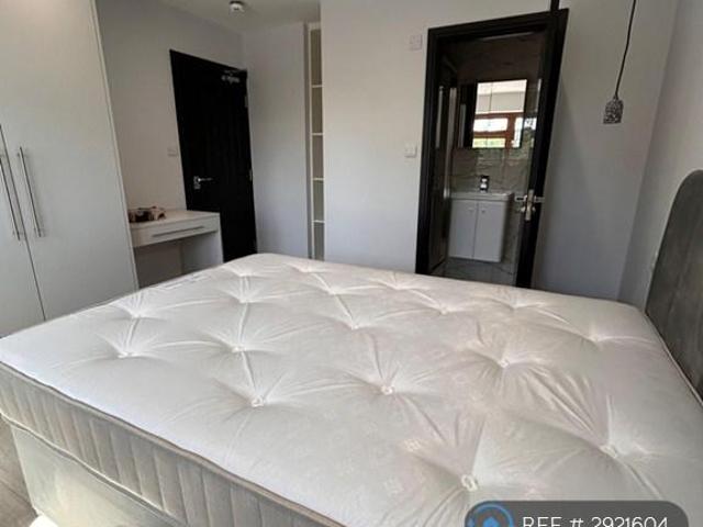 1 bedroom house share to rent