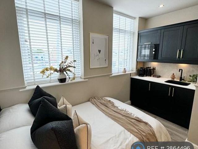 1 bedroom house share to rent