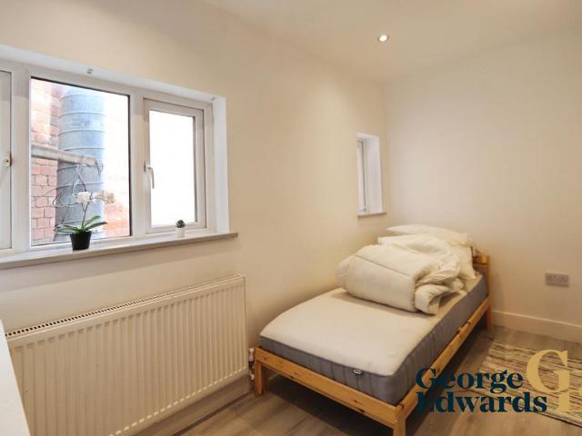 1 bedroom house share to rent
