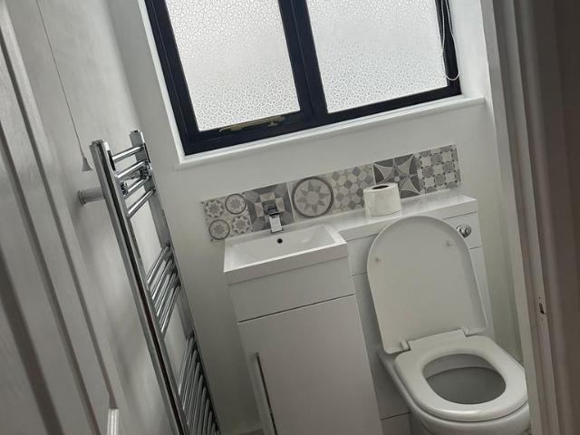 1 bedroom house share to rent