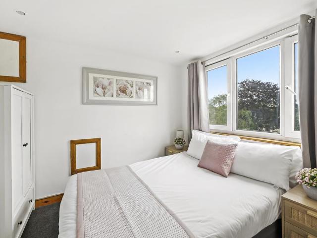 1 bedroom house share to rent