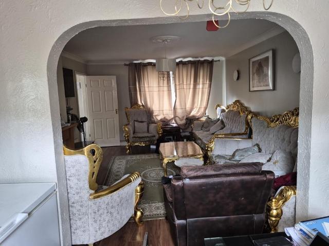 1 bedroom house share to rent