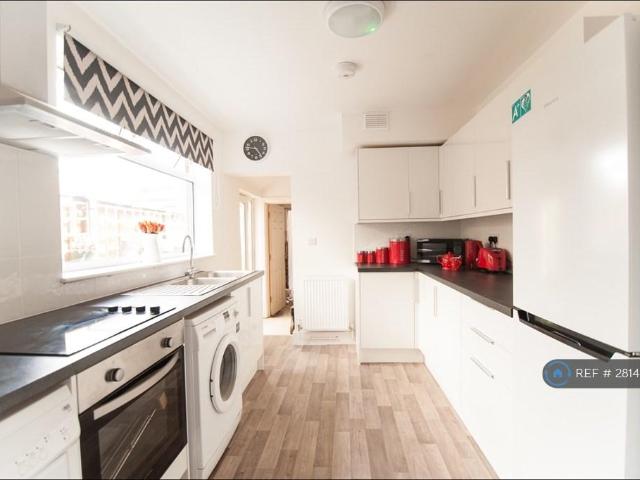 1 bedroom house share to rent