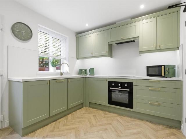 1 bedroom house share to rent