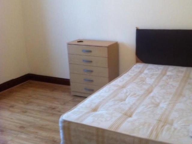 1 bedroom house share to rent