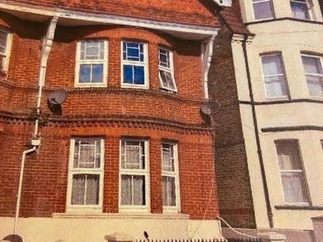 1 bedroom house share to rent