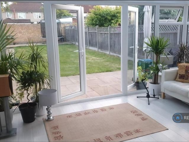 1 bedroom house share to rent