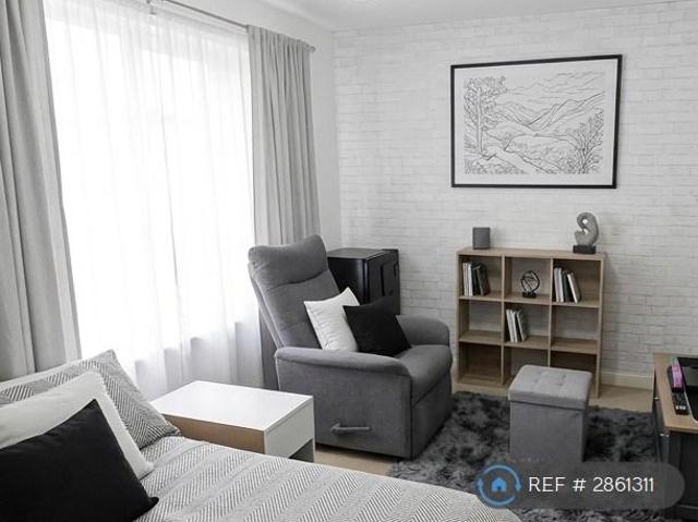 1 bedroom house share to rent