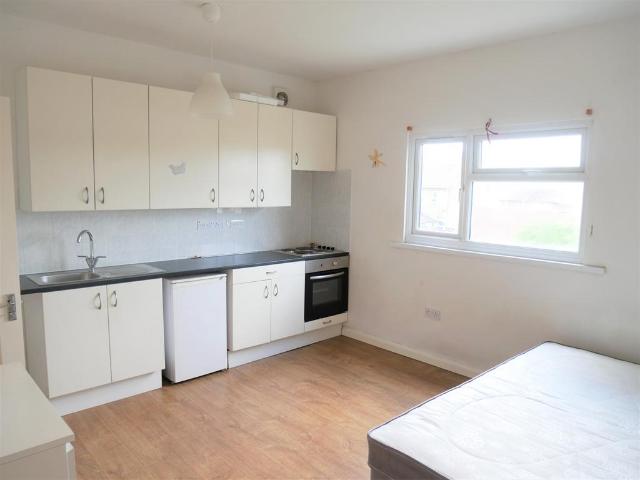 1 bedroom house share to rent