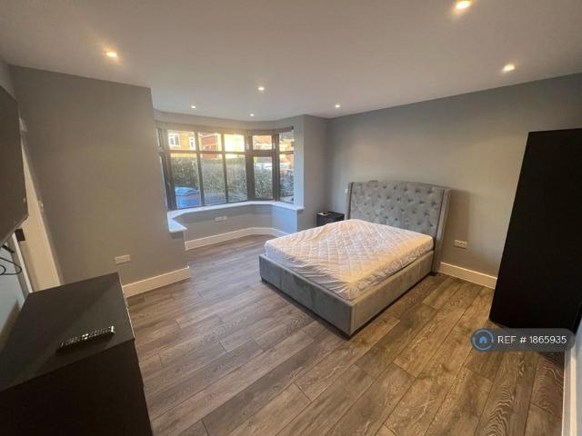 1 bedroom house share to rent