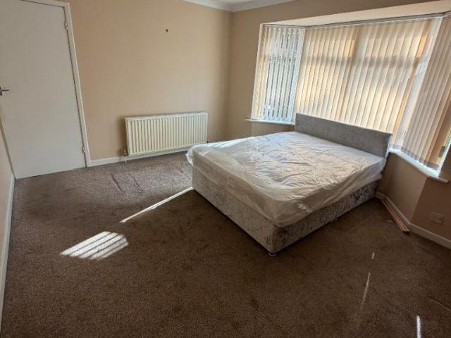 1 bedroom house share to rent