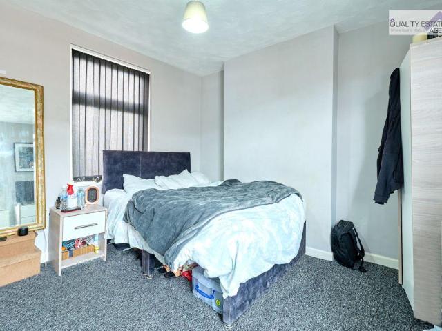 1 bedroom house share to rent