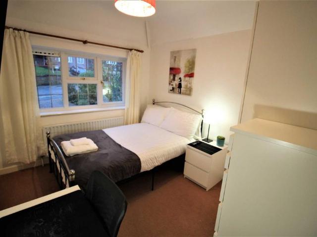 1 bedroom house share to rent