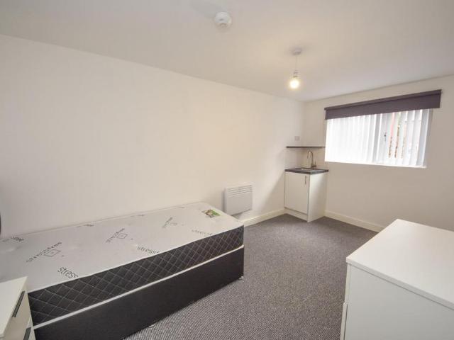 1 bedroom house share to rent