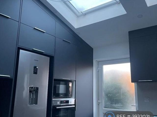 1 bedroom house share to rent