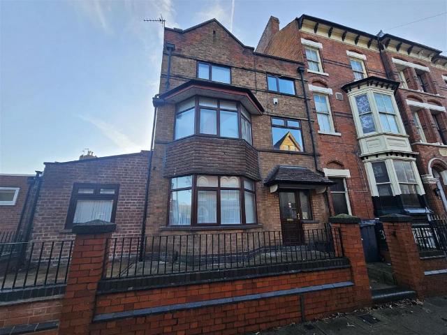 1 bedroom house share to rent