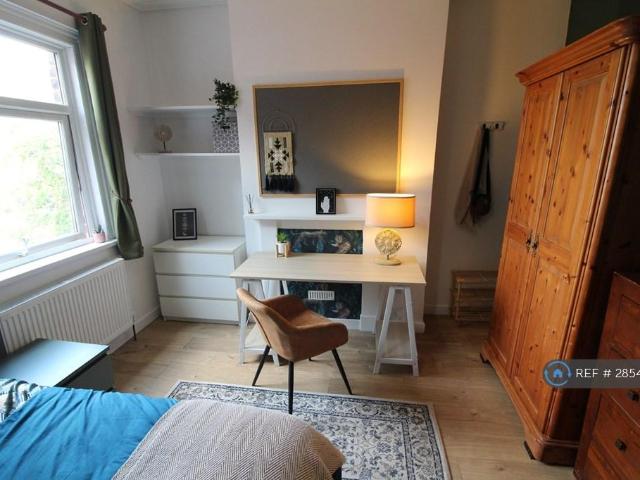 1 bedroom house share to rent