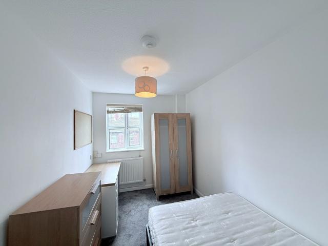 1 bedroom house share to rent