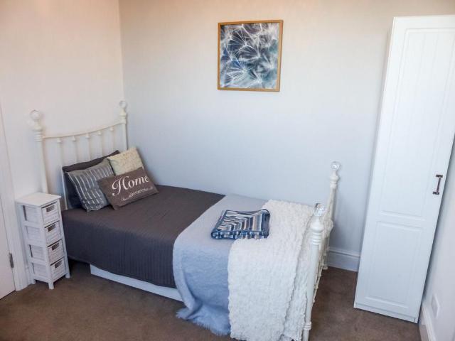 1 bedroom house share to rent