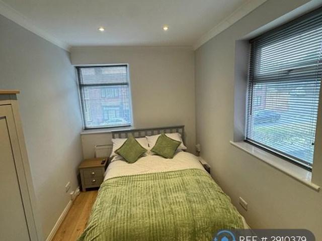 1 bedroom house share to rent