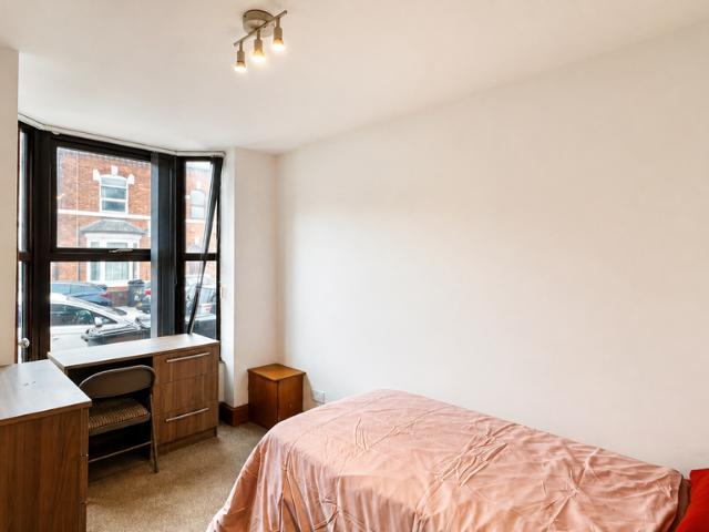 1 bedroom house share to rent