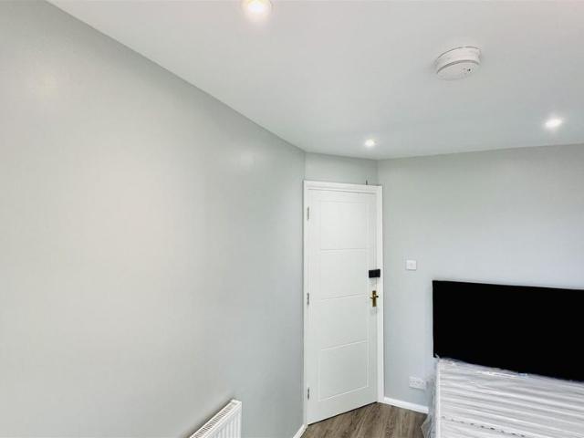 1 bedroom house share to rent