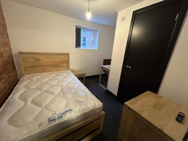 1 bedroom house share to rent