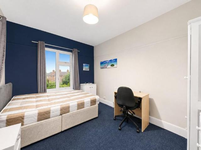 1 bedroom house share to rent